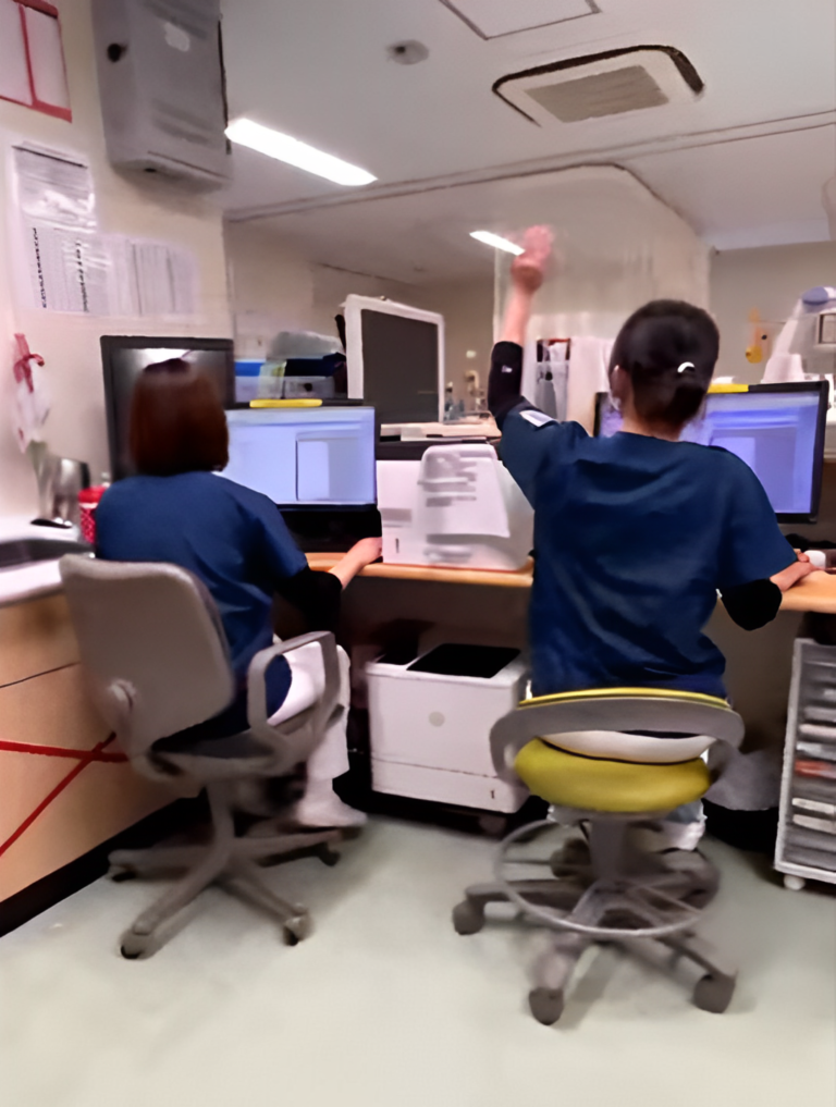 スタッフステーションに隣接した「記録スペース」はICU看護師の行動変容に影響を与えるのか？ - HCD-HUB