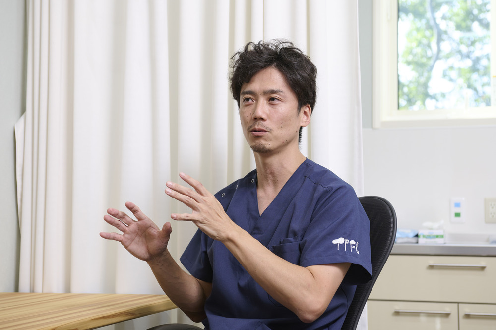 "遊園地のようなクリニック"が実現する、「病院」に閉じ込められない医療のかたち。ファミリハつくば院長・中川将吾さんインタビュー | HCD-HUB