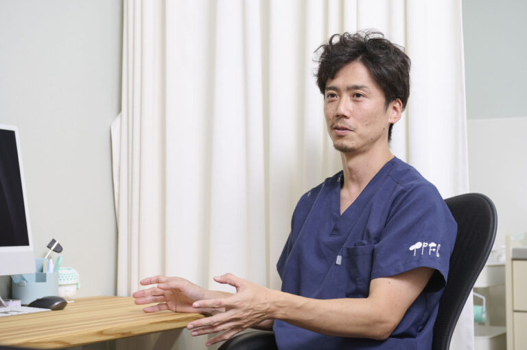 "遊園地のようなクリニック"が実現する、「病院」に閉じ込められない医療のかたち。ファミリハつくば院長・中川将吾さんインタビュー | HCD-HUB